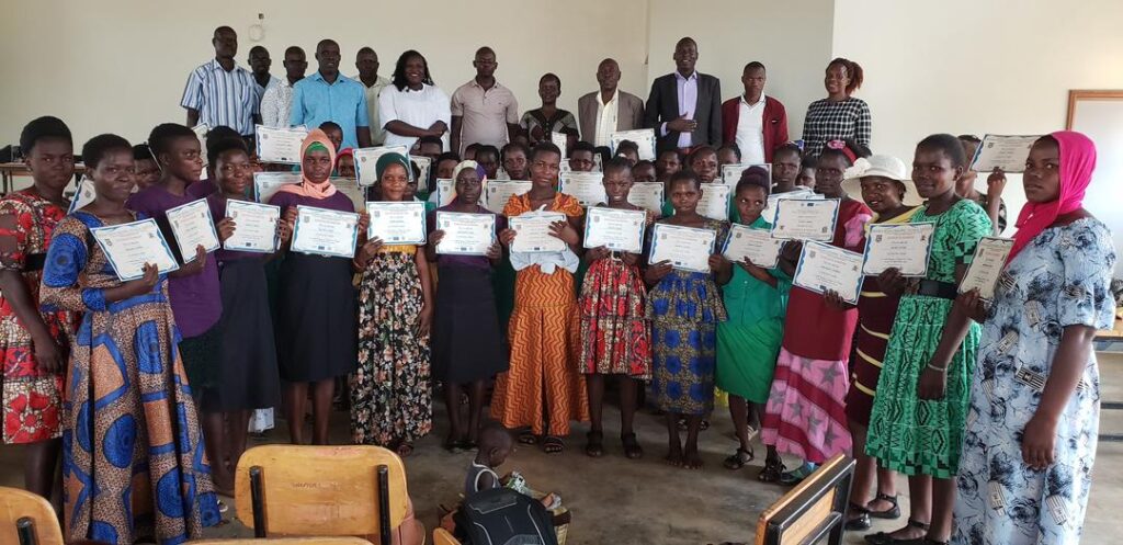 A ray of hope: Empowering Teenage Mothers. – Amref Health Africa in Uganda